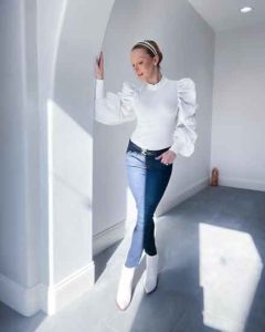 12 Chanel belt outfit ideas | Chic ways to wear a Chanel belt - Glamour ...