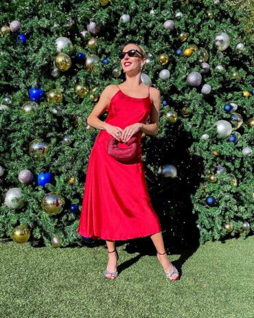 Red in in fashion for 2025 in a major way! Here's how to wear the red ...
