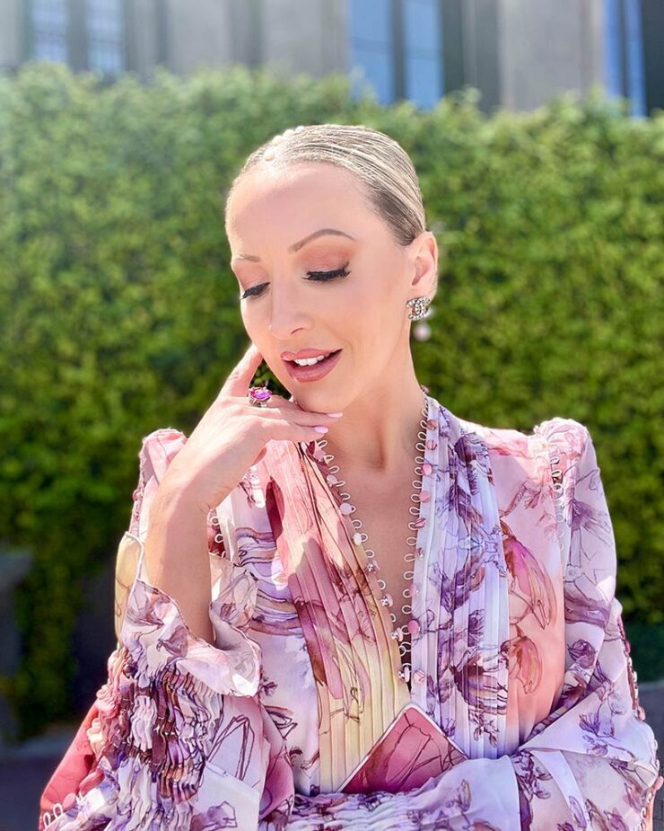 How to Use Stick On Hair Pearls Safely & The Most Beautiful Pearl Hair ...