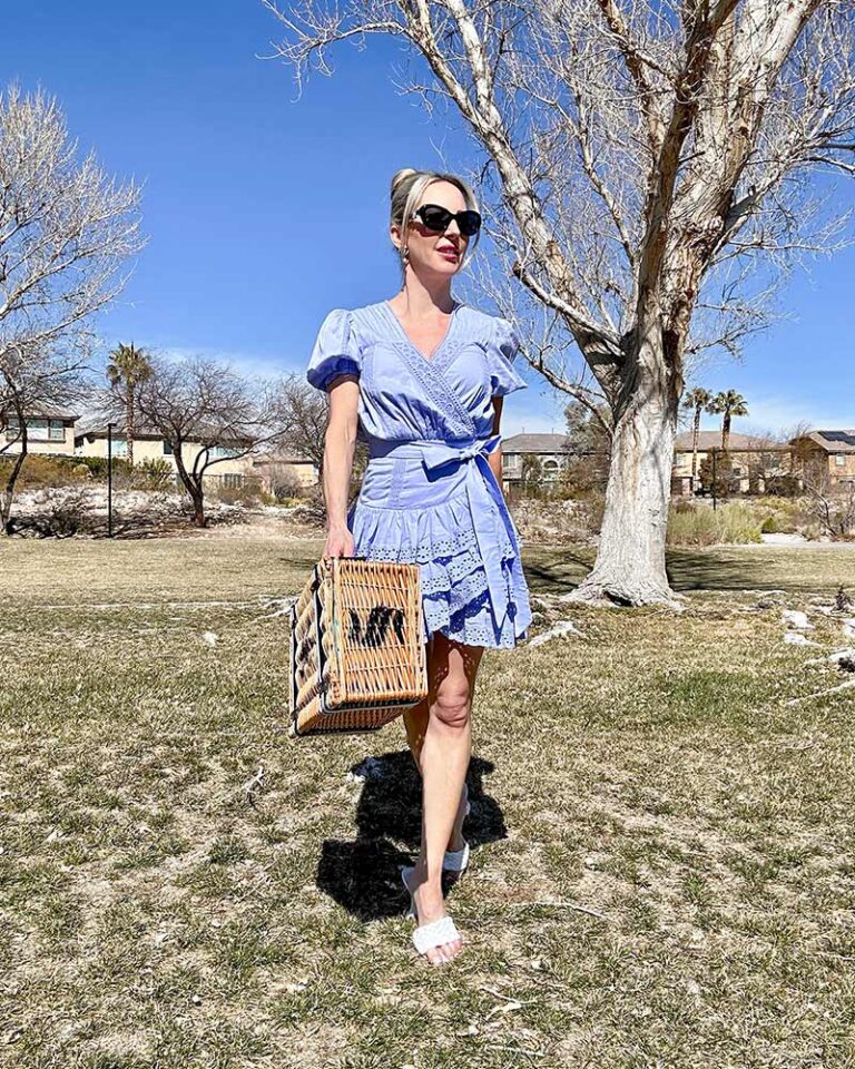 The best periwinkle blue dresses & outfits - Glamour and Gains