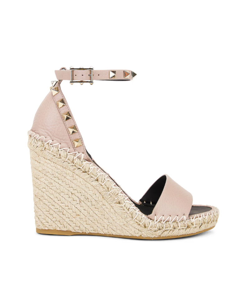 Wedges are back in style for 2025 & elevating our outfits in a big way ...