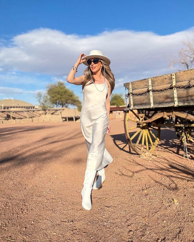 The best women's Amazon white cowboy boots hands down - Glamour and Gains