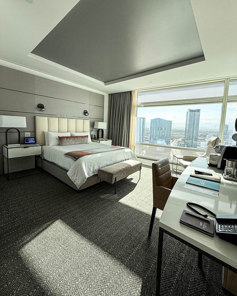 Aria Sky Suites review : Inside ARIA's Sky Suites King Room - Glamour ...